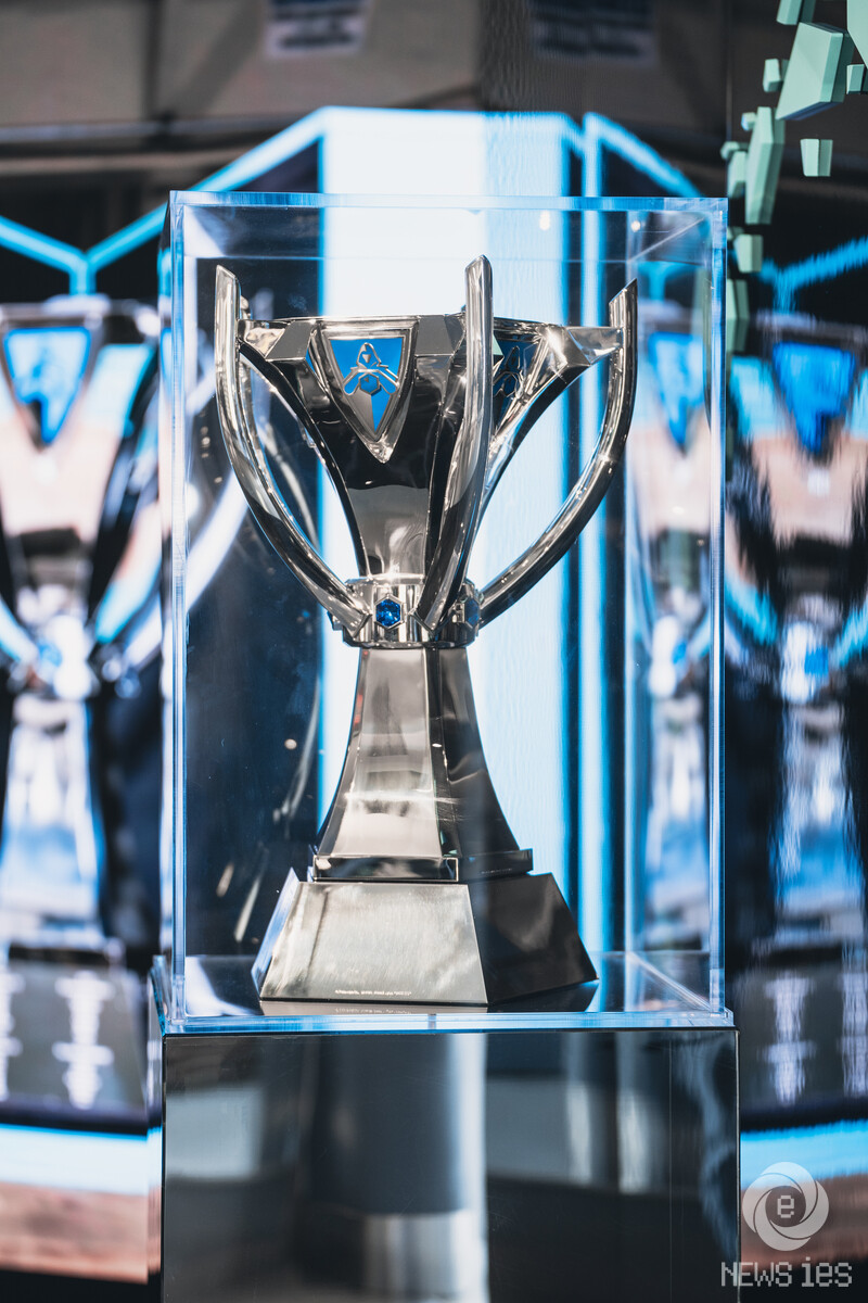 T1의 '롤드컵 V4' vs DRX의 언더독 신화